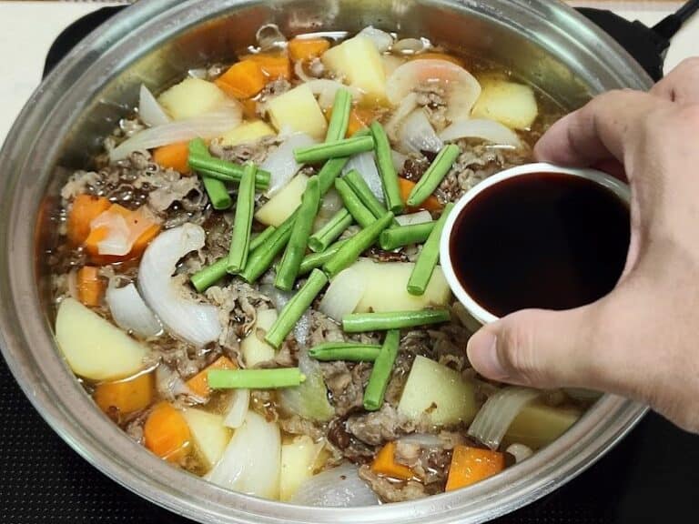 Nikujaga (Japanese Beef and Potato Stew) - Umami Pot