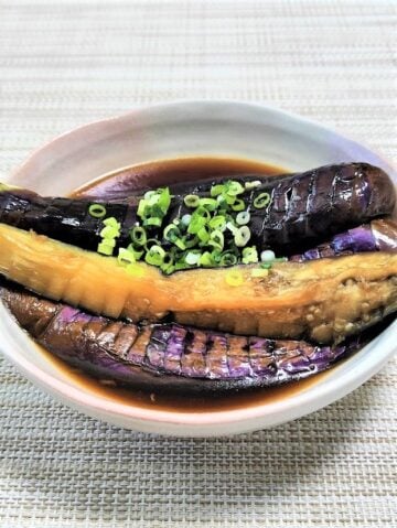 Eggplant Nibitashi (Simmered Eggplant in Seasoned Dashi) - Umami Pot