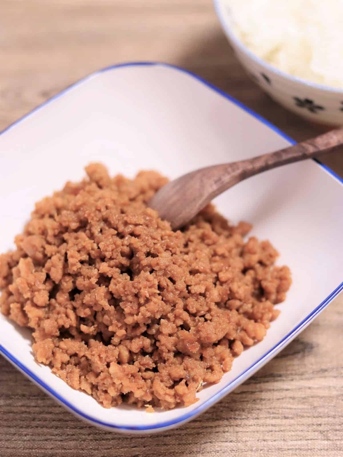 Chicken Soboro (Sweet and Savory Ground Chicken) - Umami Pot