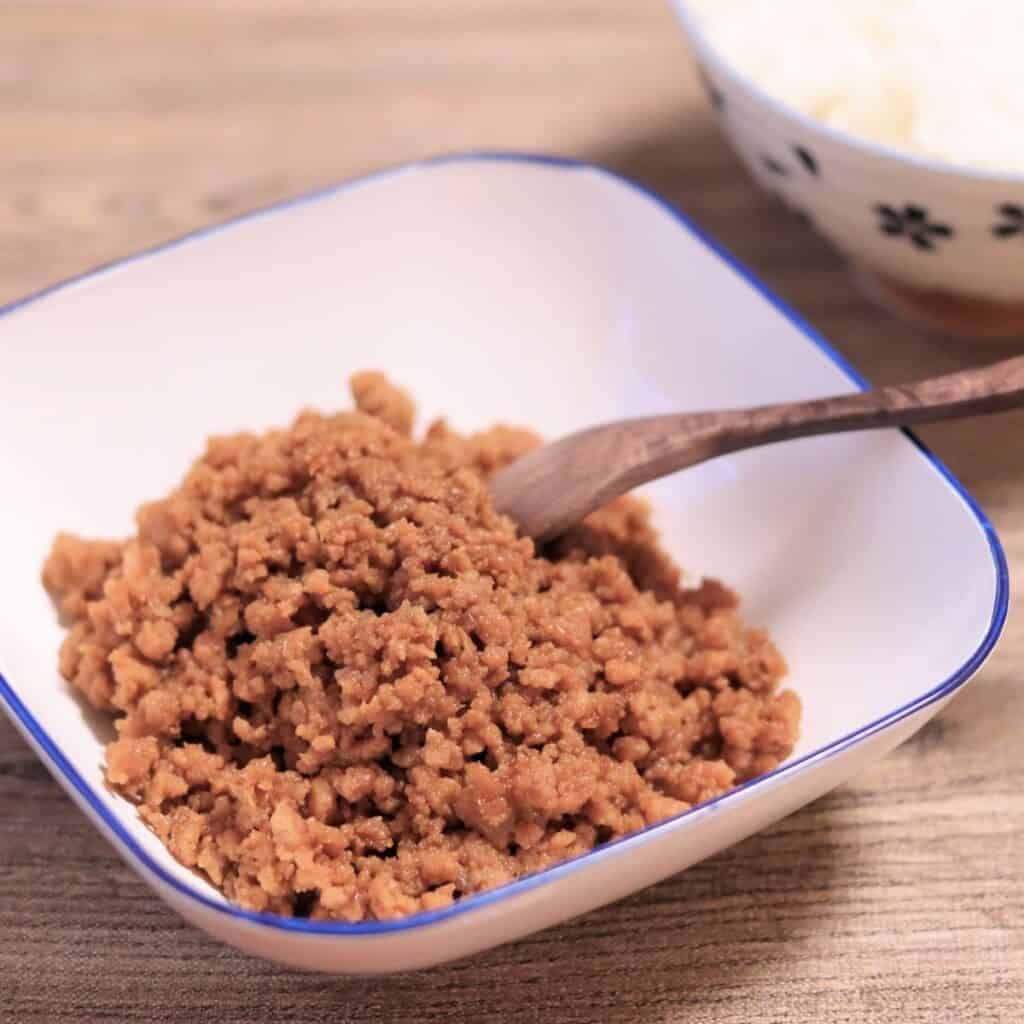 Chicken Soboro (Sweet and Savory Ground Chicken) - Umami Pot