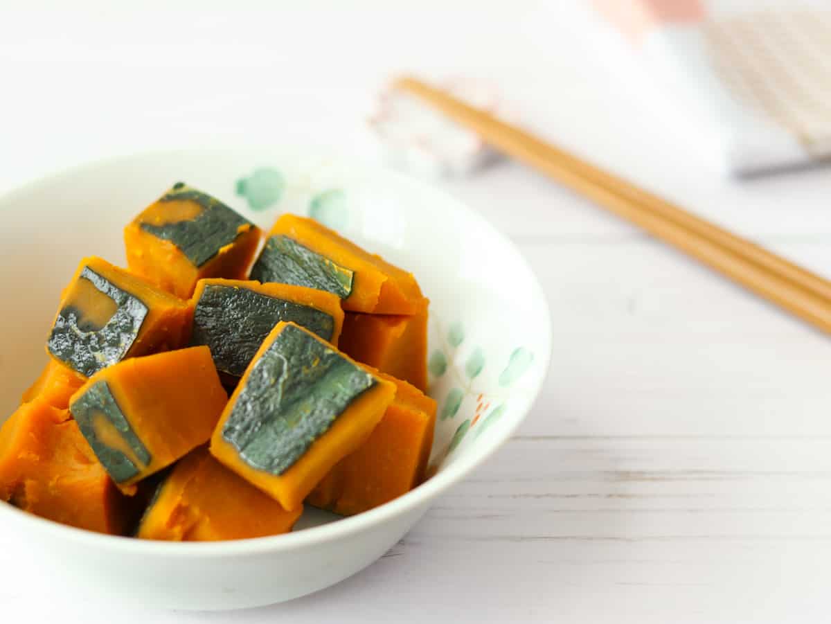 Kabocha no Nimono (Simmered Squash) - Umami Pot