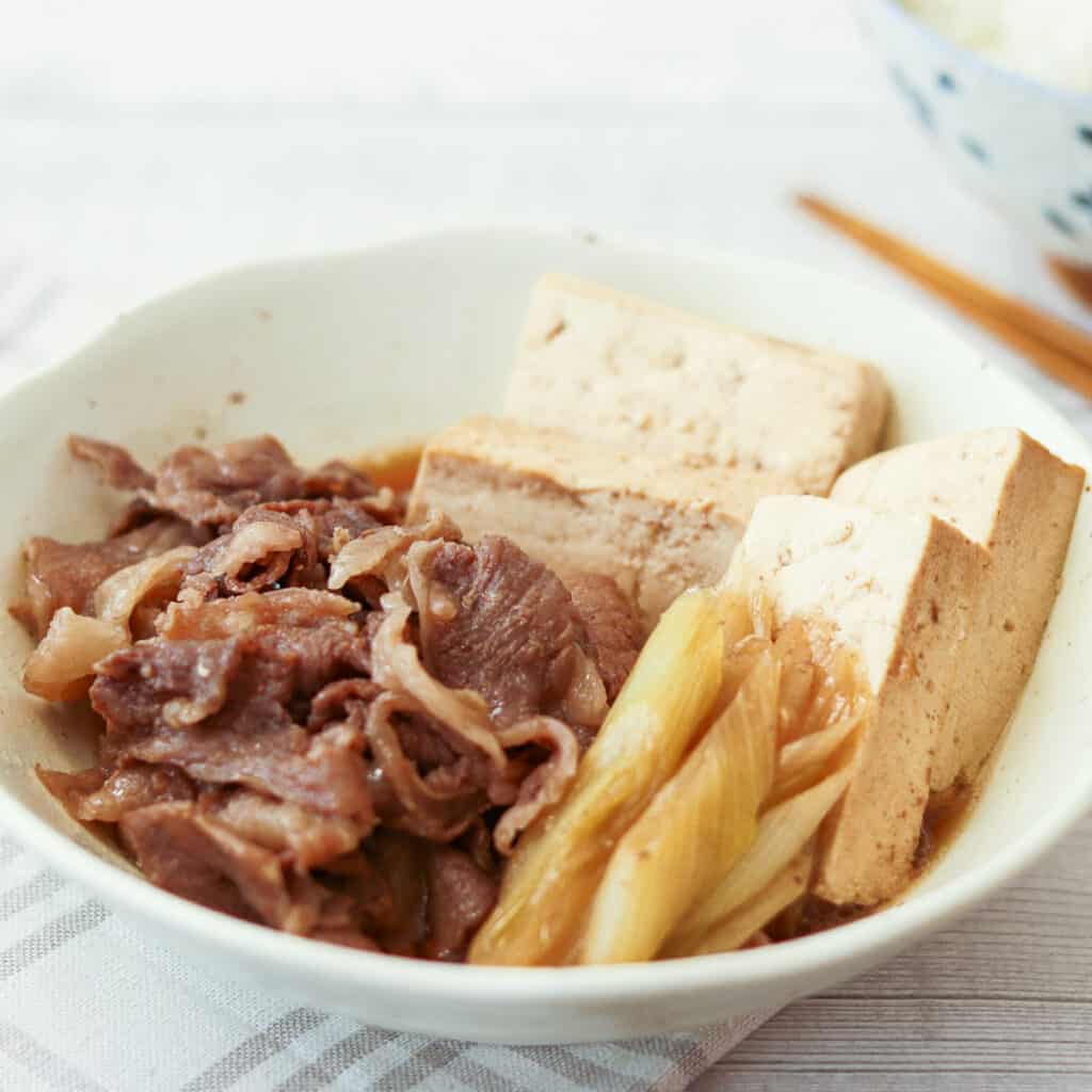 Niku Dofu (Simmered Beef and Tofu) - Umami Pot