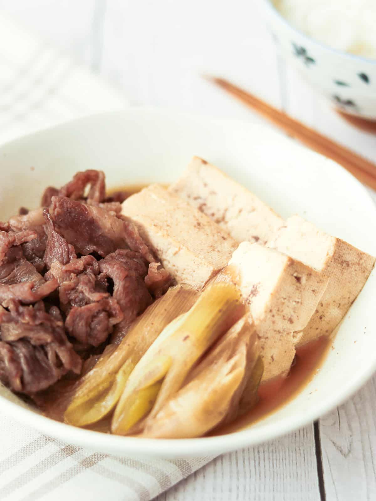 Niku Dofu (Simmered Beef and Tofu) - Umami Pot