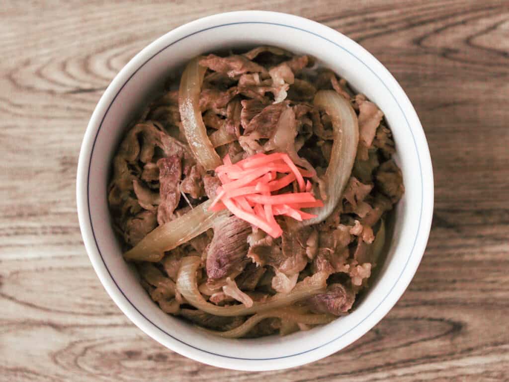 Gyudon (Japanese Beef Bowl) - Umami Pot