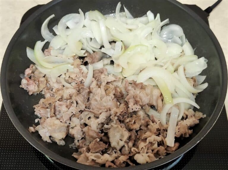 Hayashi Rice (Japanese Hashed Beef with Rice) - Umami Pot