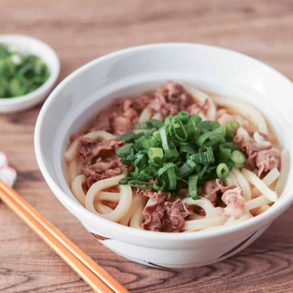 Niku Udon (Beef Udon Noodle Soup) - Umami Pot