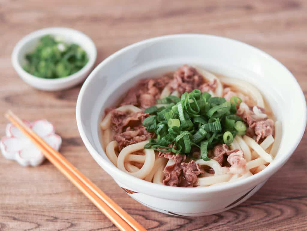 Niku Udon (Beef Udon Noodle Soup) - Umami Pot
