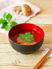 Sumashijiru (Traditional Japanese Clear Soup) - Umami Pot