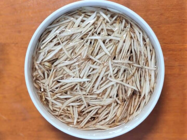 Gobo Salad (Burdock Root Salad with Mayonnaise) - Umami Pot