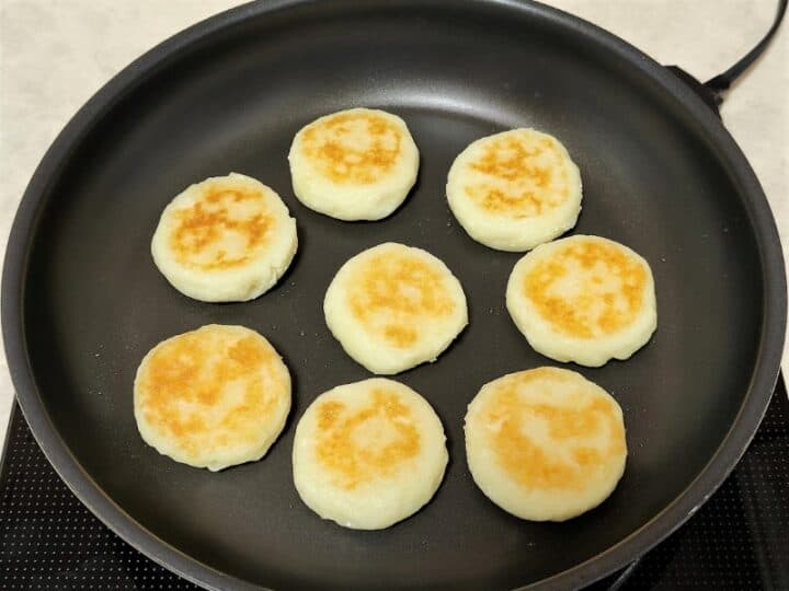 Imo Mochi (Potato Mochi) - Umami Pot