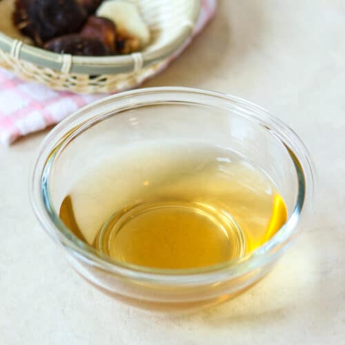 How to Make Shiitake Dashi (Mushroom Stock) Properly - Umami Pot