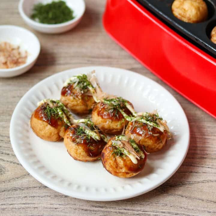Authentic Takoyaki (Osaka's Octopus Balls) - Umami Pot