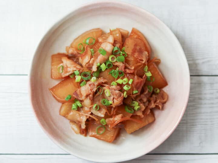 Butabara Daikon (Japanese Simmered Pork Belly and Daikon Radish ...