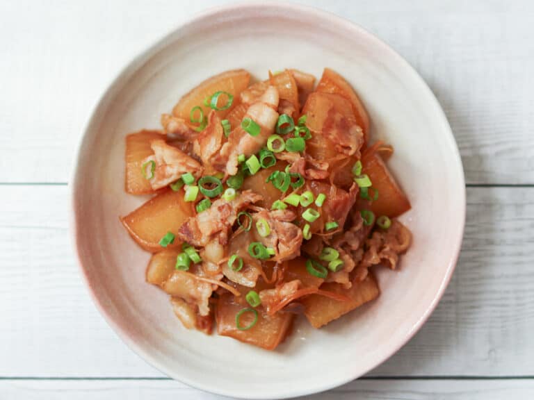 Butabara Daikon (Japanese Simmered Pork Belly and Daikon Radish ...