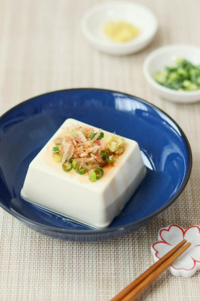 Hiyayakko (Japanese Chilled Tofu) - Umami Pot