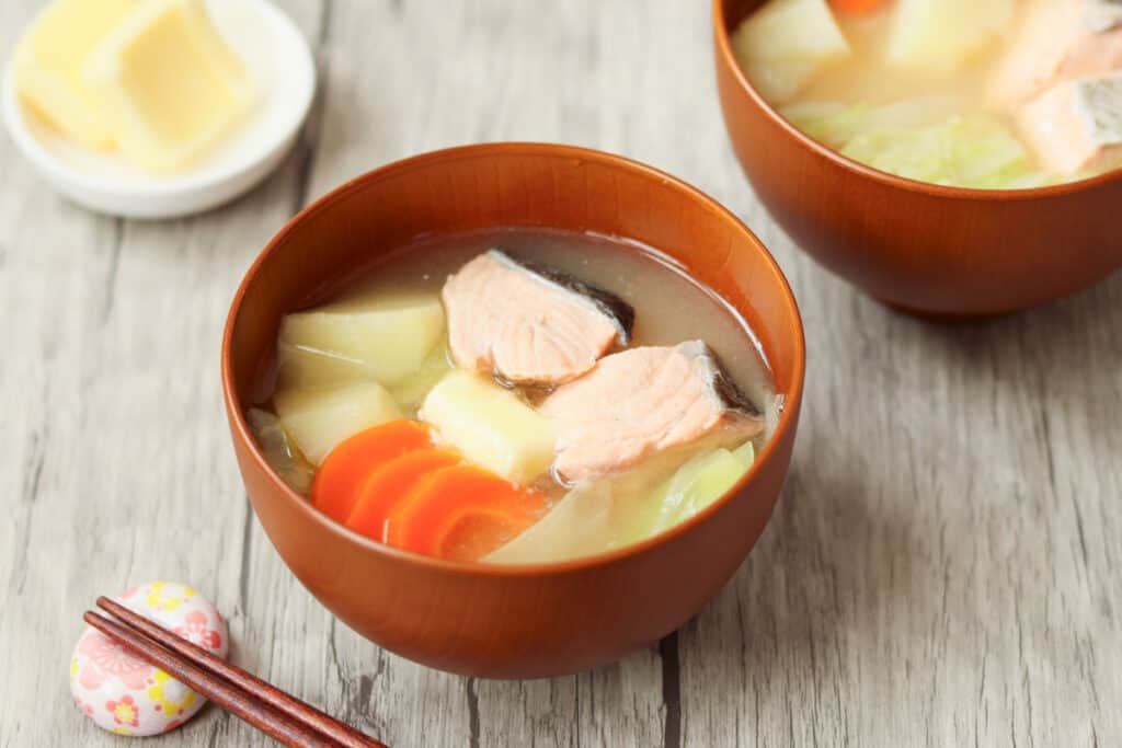 Ishikari Jiru (Japanese Salmon Miso Soup) - Umami Pot