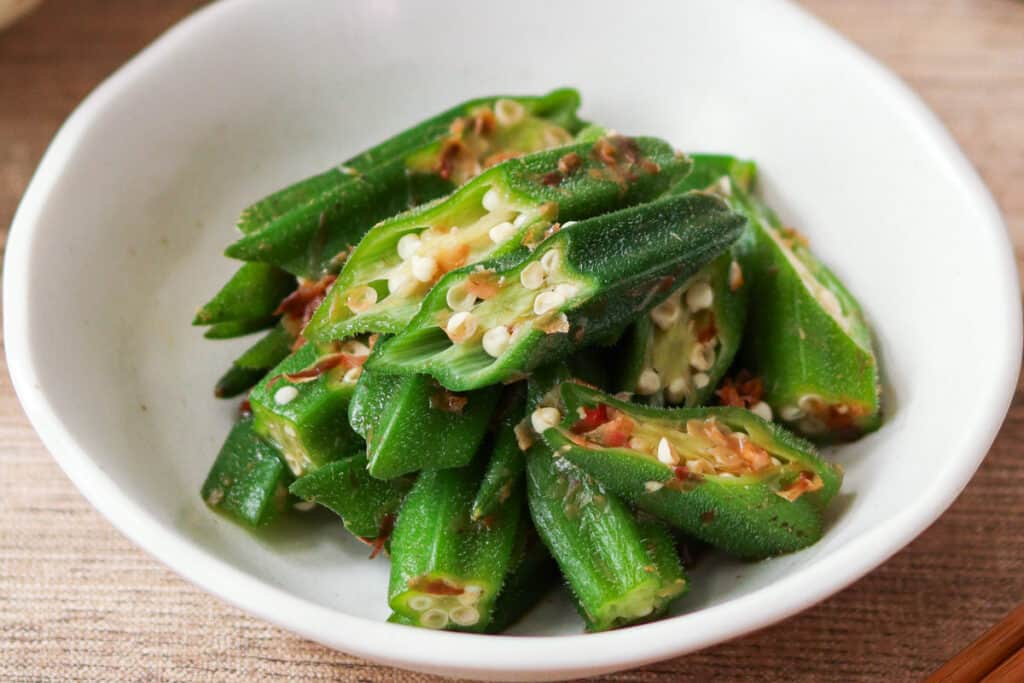Okra Okaka-ae (Tossed with Bonito Flakes and Soy Sauce) - Umami Pot