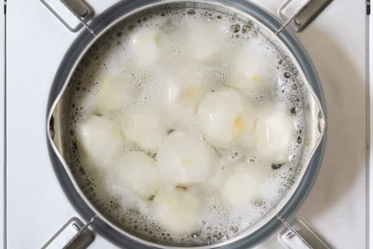 Satoimo no Nikorogashi (Simmered Taro) - Umami Pot