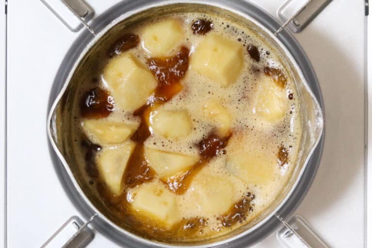 Satoimo no Nikorogashi (Simmered Taro) - Umami Pot