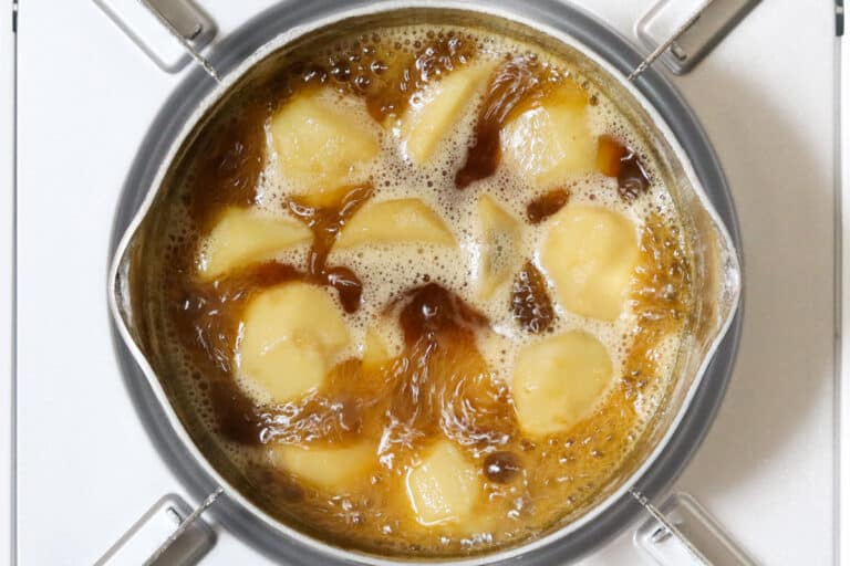 Satoimo no Nikorogashi (Simmered Taro) - Umami Pot