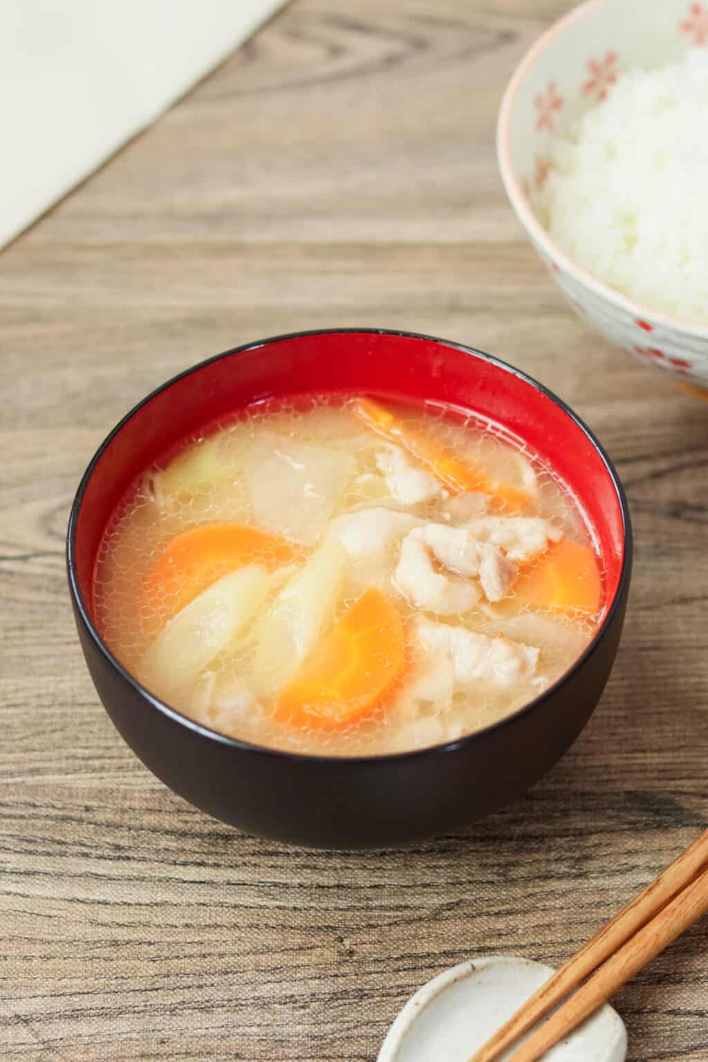 Tonjiru (Flavorful Pork and Vegetable Miso Soup) - Umami Pot