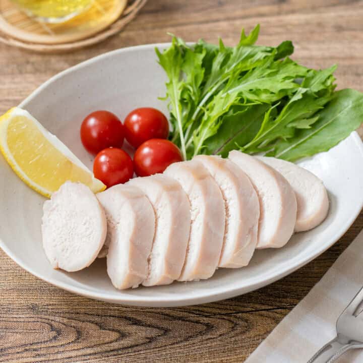 Sarada Chicken (Japanese Poached Chicken Breast) - Umami Pot
