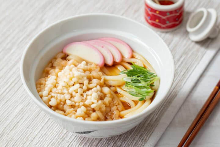 Tanuki Udon (Udon Noodle Soup with Tempura Bits) - Umami Pot
