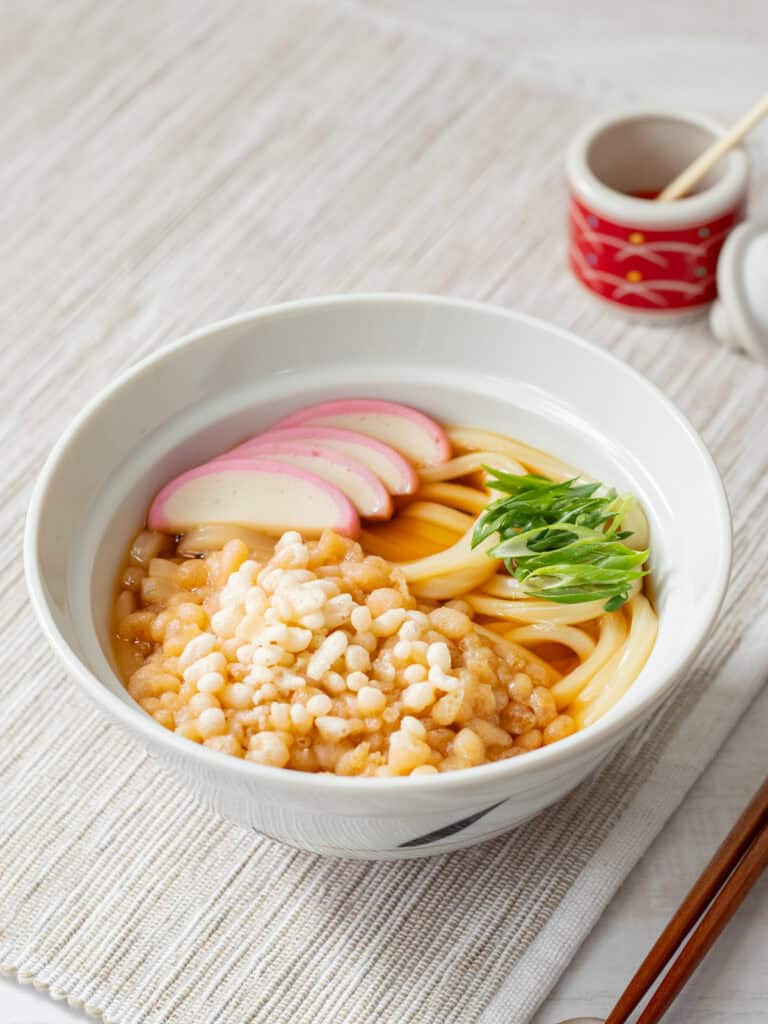 Tanuki Udon (Udon Noodle Soup with Tempura Bits) - Umami Pot