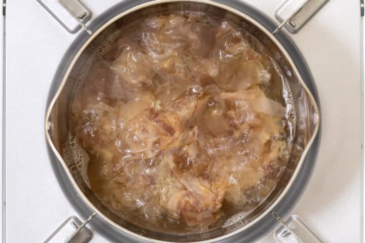 Tanuki Udon (Udon Noodle Soup with Tempura Bits) - Umami Pot