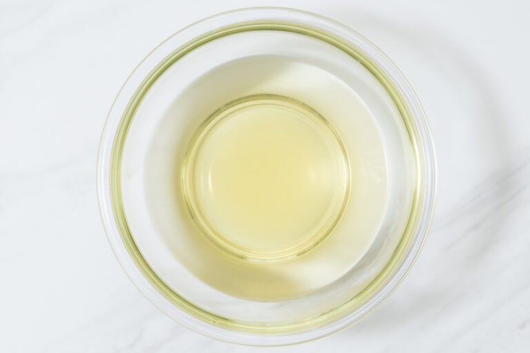 Tanuki Udon (Udon Noodle Soup with Tempura Bits) - Umami Pot