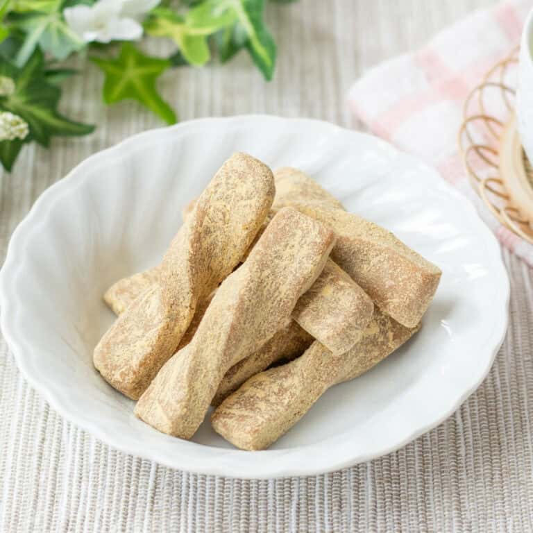 Kinako Nejiri (Japanese Twisted Soybean Flour Snack) - Umami Pot