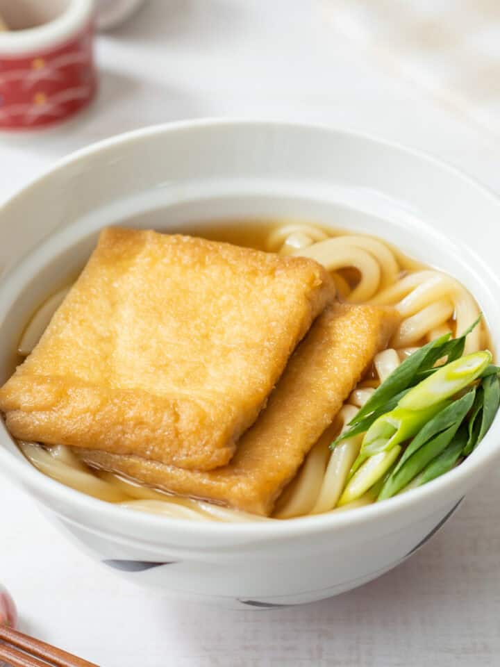 Kake Udon (Basic Udon Noodle Soup) - Umami Pot