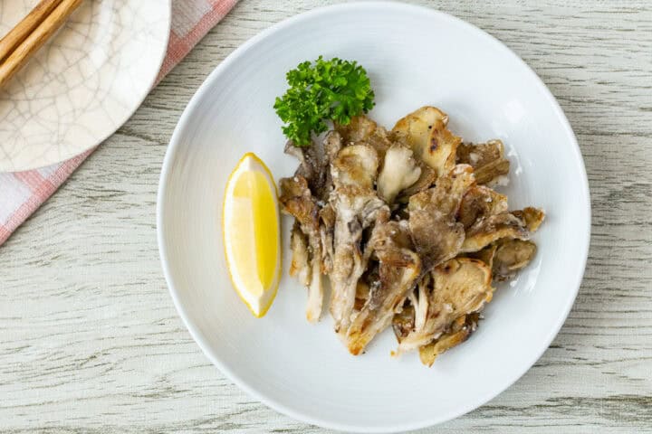 Karikari Maitake (Crispy Japanese Maitake Mushrooms) - Umami Pot