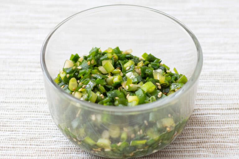 Japanese Savory Pickled Green Onions (Scallions) - Umami Pot