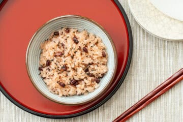Traditional-Style Sekihan (Japanese Red Rice with Adzuki Beans) - Umami Pot