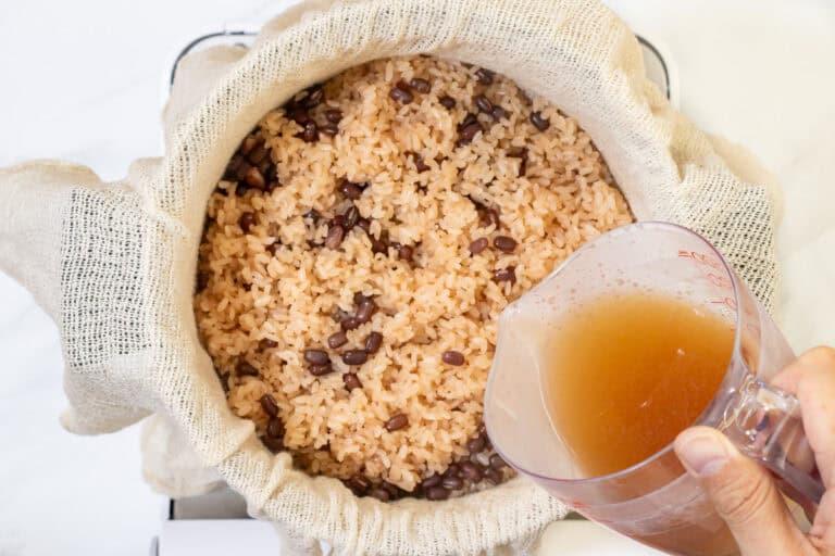 Traditional-Style Sekihan (Japanese Red Rice with Adzuki Beans) - Umami Pot