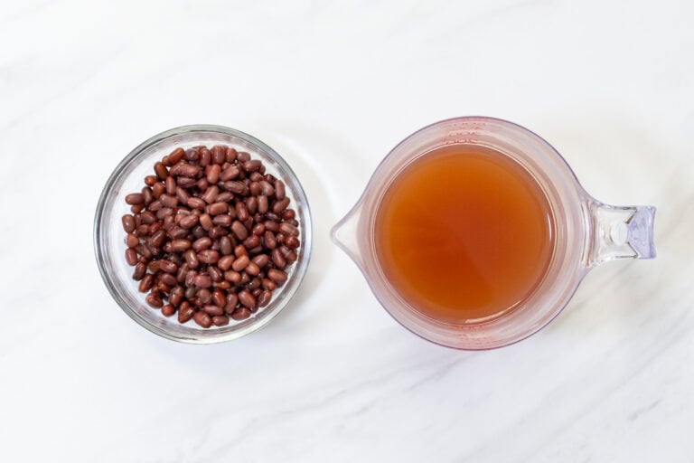 Traditional-Style Sekihan (Japanese Red Rice with Adzuki Beans) - Umami Pot