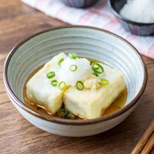 Agedashi Tofu (Japanese Deep Fried Tofu in a Dashi-Based Sauce) - Umami Pot
